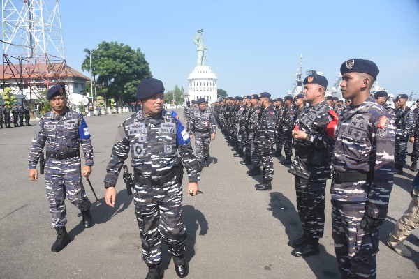 Pangkoarmada II Inspeksi Kesiapan Alutsista Dan Prajurit Latihan ... Pangkoarmada II Inspeksi Kesiapan Alutsista Dan Prajurit Latihan ...